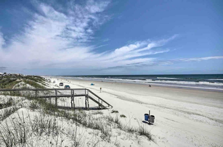 Steps From The Beach 2 Bedroom 2 Bath Condo - Florida