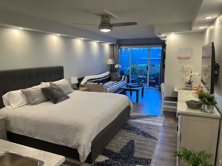 Ocean Oasis  Quiet  Oceanside  Kitchenette - British Columbia