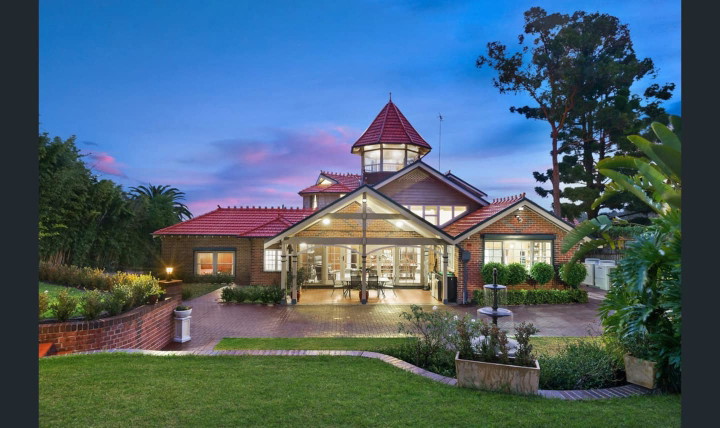 Popular Classic Castle Gazebo Large Land Sleep 25 - Hornsby