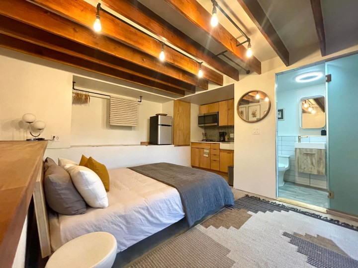 Charming Canyon Studio - San Diego, CA
