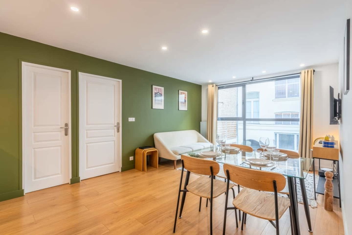 2 Bedroom Apartment Near Old Lille + Parking. - Lille, France