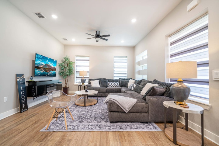 Modern | 4 Tvs| 1 King+2 Queens| 1 Gbwi-fi| Bbq - Longview, TX
