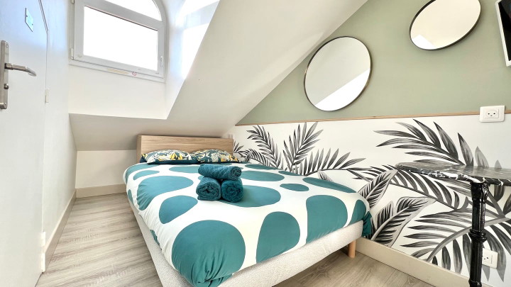 Full Center Hyper Mini Attic Studio, All In 1 - Nice