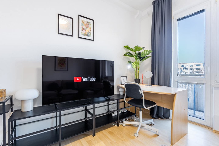 Free Parking-adm Warm Spacious Apartment In Center - Pozsony