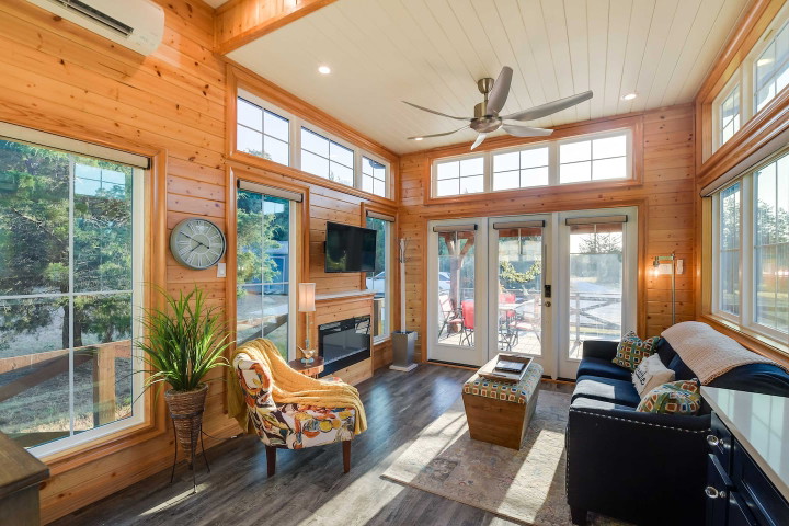 Outdoor Pool & Patio: Quiet Whitney Retreat! - Lake Whitney, TX