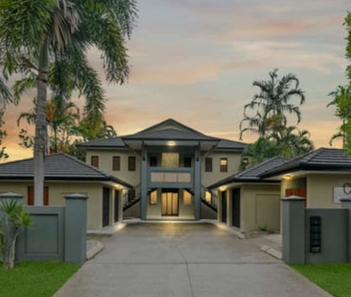 Private Self Contained Studio - Cairns