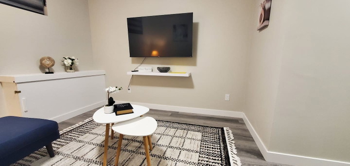 Cozy Basement Suite Near Airport - Winnipeg