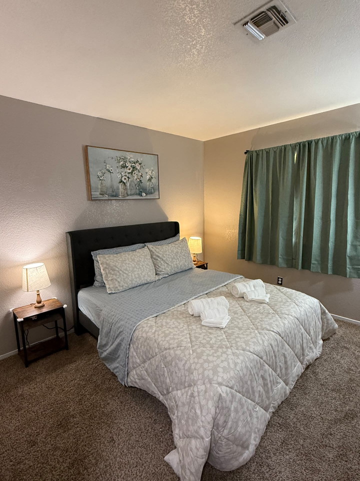 Cozy Peaceful Home|rv/boat Parking| Bbq| Backyard - Henderson, NV