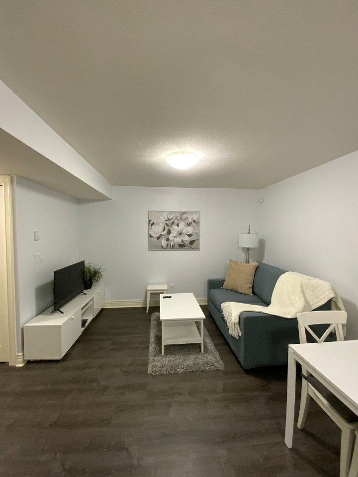 Modern 1-bedroom Suite In Clayton Heights - Langley