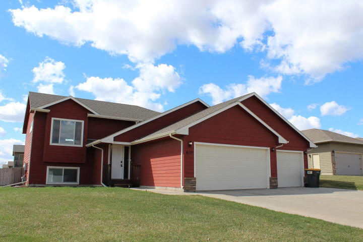 Modern And Clean Home - 10 Min From City Center - Sioux Falls, SD