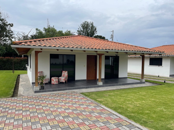 Maison Privée Avec Jacuzzi · Aéroport · Parking Gratuit - Quito