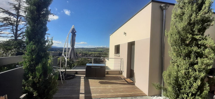 Independent 28 M2 Studio, With Magnificent Views. - Limonest