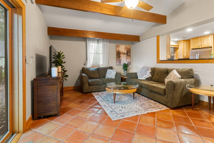Home In Libertyville - Lincolnshire, IL