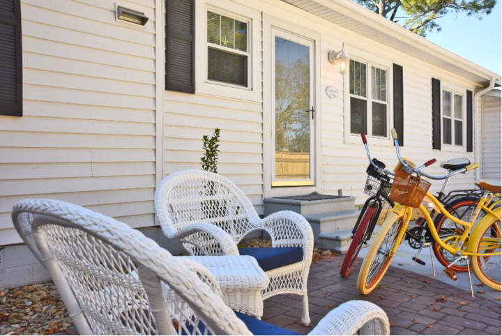 Lighthouse Cottage Dog-friendly Historic District - Harkers Island, NC