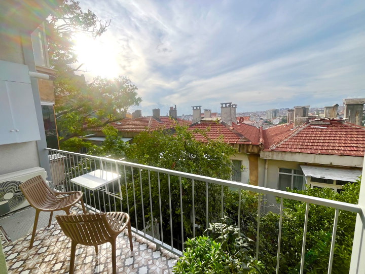The Pink Flat With A View - Beyoğlu