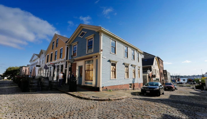 Hidden Gem 2nd Floor 1br Apt. Historic Downtown - Massachusetts