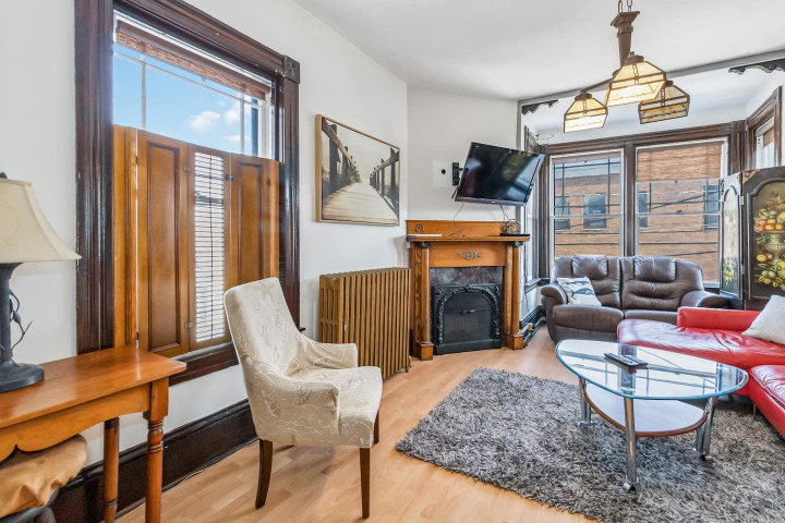 2 Br Deluxe Main Street Downtown Liverpool Suite C - Liverpool, NS, Canada