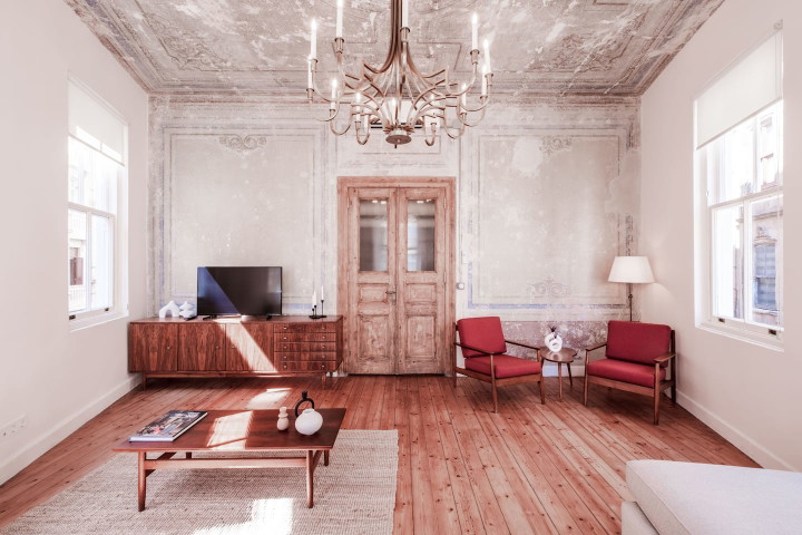 Three-bedroom Historical Apartment In Galata - İstanbul