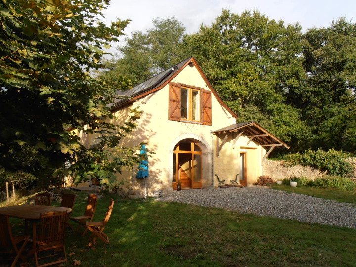 Une Ancienne Grange Rénovée Dans Les Pyrénées - Pyrenees