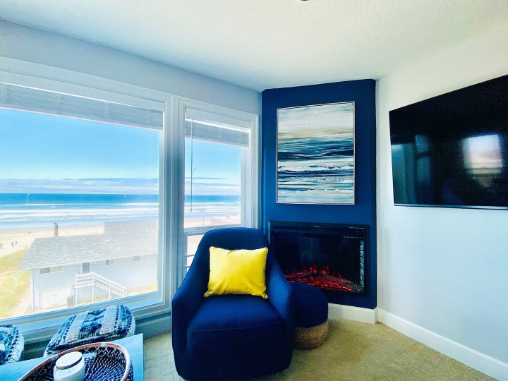 Beautiful Oceanview Corner Condo Across From Beach - Rockaway Beach, OR