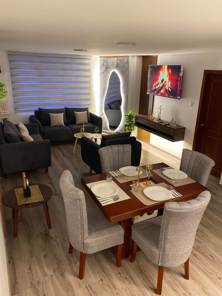Luxury Apartment With 3 Bedrooms, 3 Bathrooms And Parking | City Centre - Riobamba
