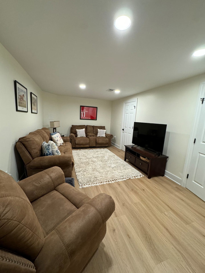 Private Farm Basement Apartment! - Lexington, KY
