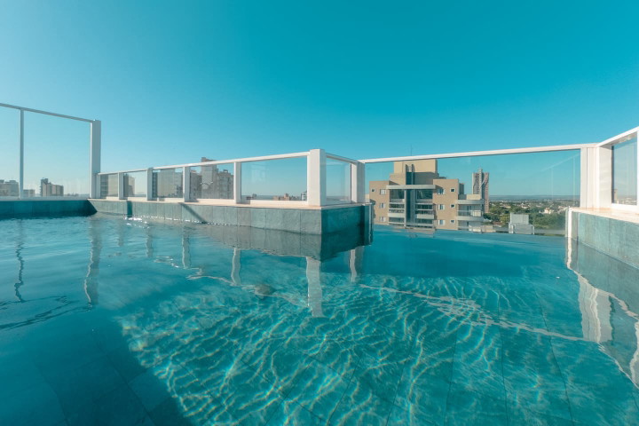 Zona 7: 2 Quartos C/ Piscina Borda Infinita - Maringá