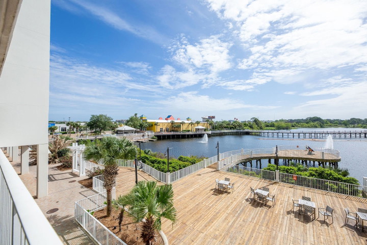1st Floor 2bd2b/sleeps8/5pools - Florida