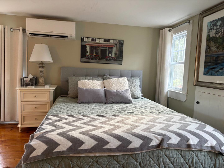 Wells Schoolhouse Loft With Private Playground - Wells
