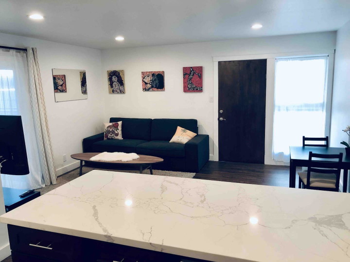 Lakeside Retreat  (W/ Private Parking) - Oakland, CA