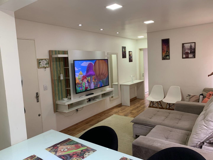 Apartamento Agradável Com Sacada De Frente Garagem - Porto Alegre