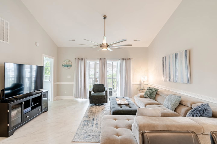 Luxury 2br Condo: Beach & Pool - Myrtle Beach, SC
