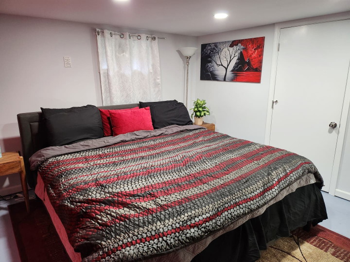 Cozy Master-bedroom Hosted By Amy - Staten Island, NY