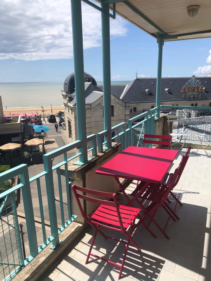 Bright Oceanfront Apartment With Balcony & Parking - Châtelaillon-Plage