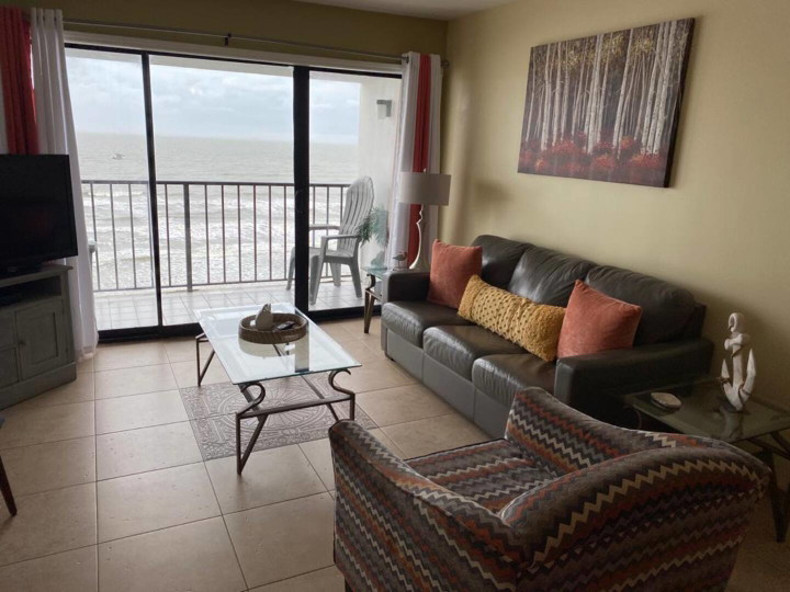 Great Oceanview And Location With 2 Bed/2 Bath! - Galveston Island, TX