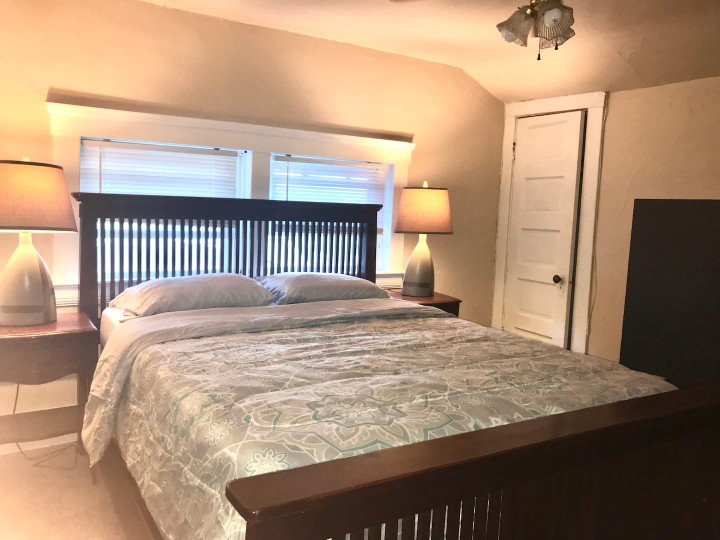 Professional Housing Near Cwru, Cleveland Clinic - Shaker Heights, OH