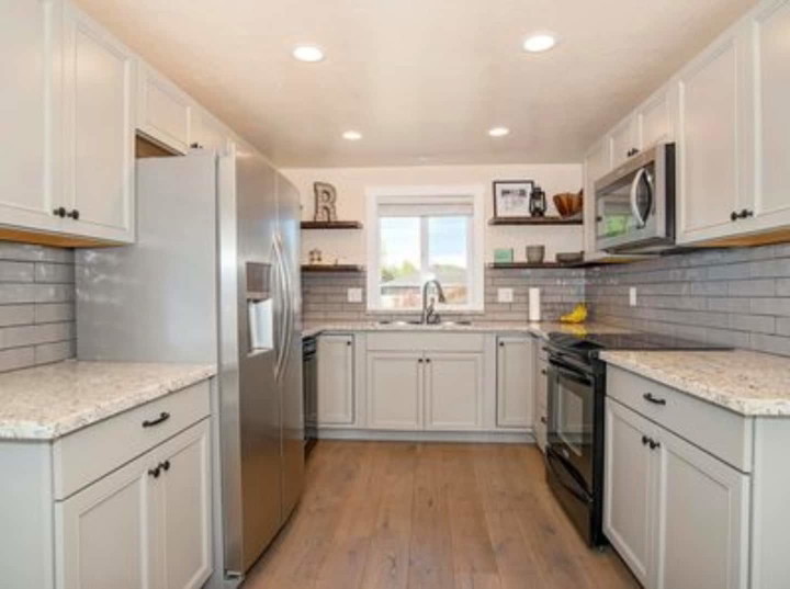 Cozy Southern Oregon Home Base - Medford - Medford, OR