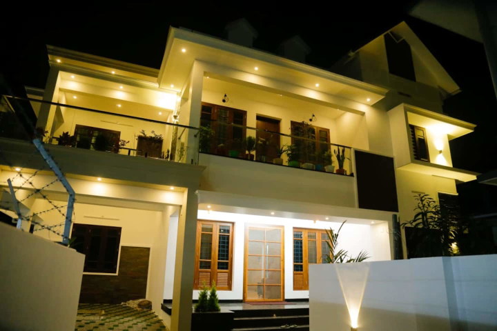 Luxurious 2 Bhk Vacation Home In Maradu - Kochi, India