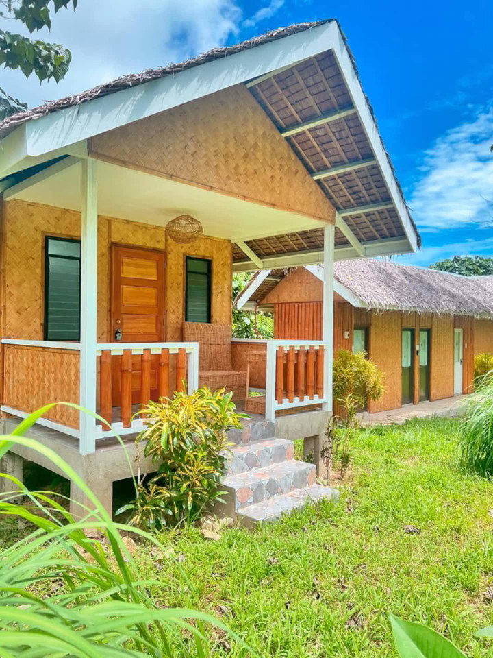 The Village  Clean A/c Queen Bed Bungalow - Busuanga