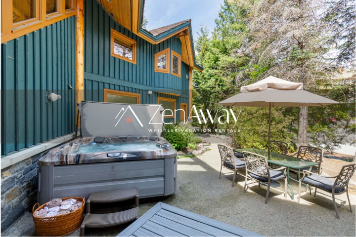 Spacious Ski Mountain Chalet With Hot Tub & Bbq - Whistler