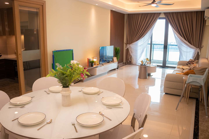 R&f 4br Super Seaview Suite | Brown-themed Level32 - Johor Bahru