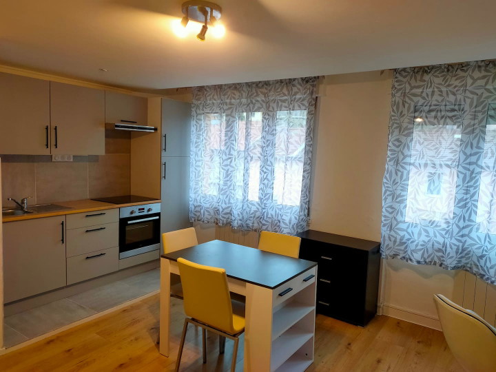 Joli Studio, Cuisine éQuipée, Lit Double, Au 2ème - Thionville
