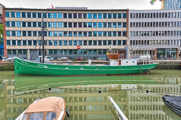 Boat-hotel Wilhelmina, Rotterdam City Center - Rotterdam