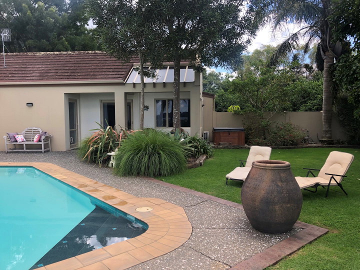 Self Contained Cottage Next To Swimming Pool. Private Outdoor Spa Pool. - Waihi Beach