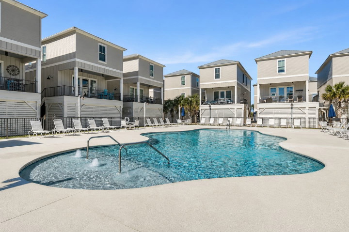 Family Beach Retreat | Walk To Beach + Pool - Alabama