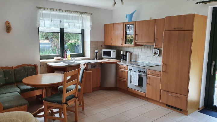 Einliegerwohnung In Ruhigem Wohngebiet - Warnemünde
