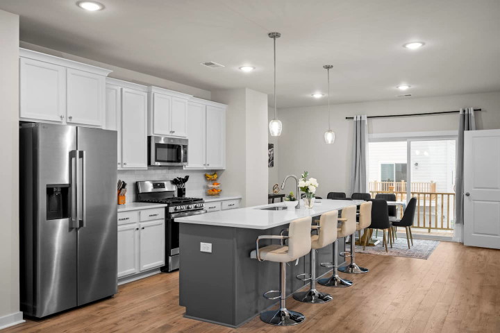 Luxury | 2 Kings | Bunks | Workspace | Sleeps 10 - Moncks Corner, SC