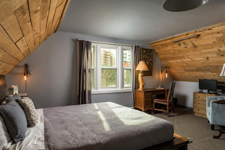 The Park Room - Queen Anne Bed & Breakfast - Denver, CO