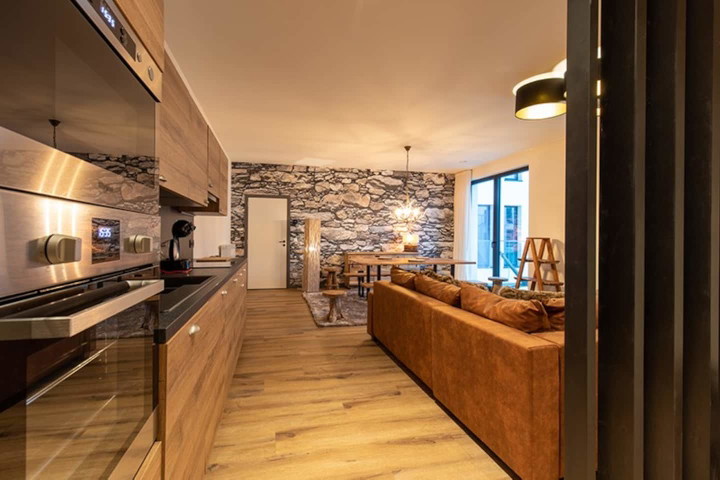 Chamonix : Plongez Dans Lunivers Dun Chalet Typique Des Alpes à Deux Pas De La Gare Des Guillemins. - Liège