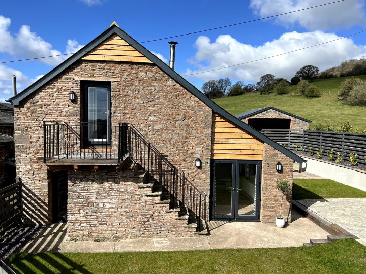 Abergavenny - Barn On The Slopes Of The Sugar Loaf - Abergavenny